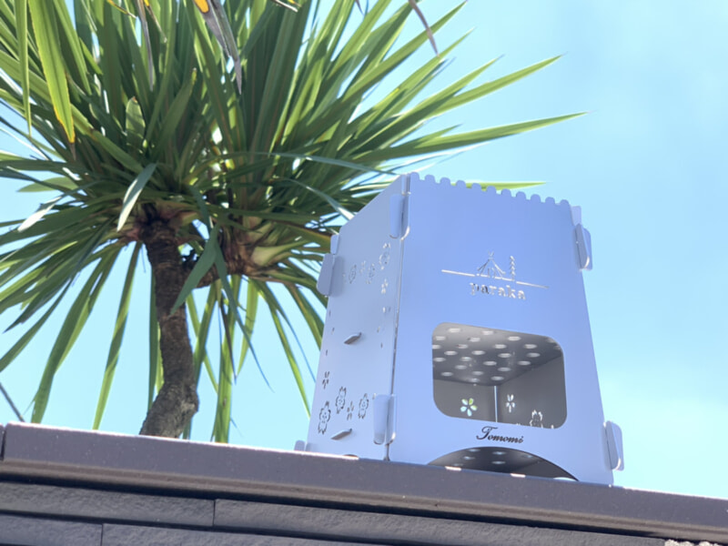 精密な桜のデザインが美しい！名入れもできるコンパクトグリル「paraka」鮮烈デビュー – キャンプクエスト