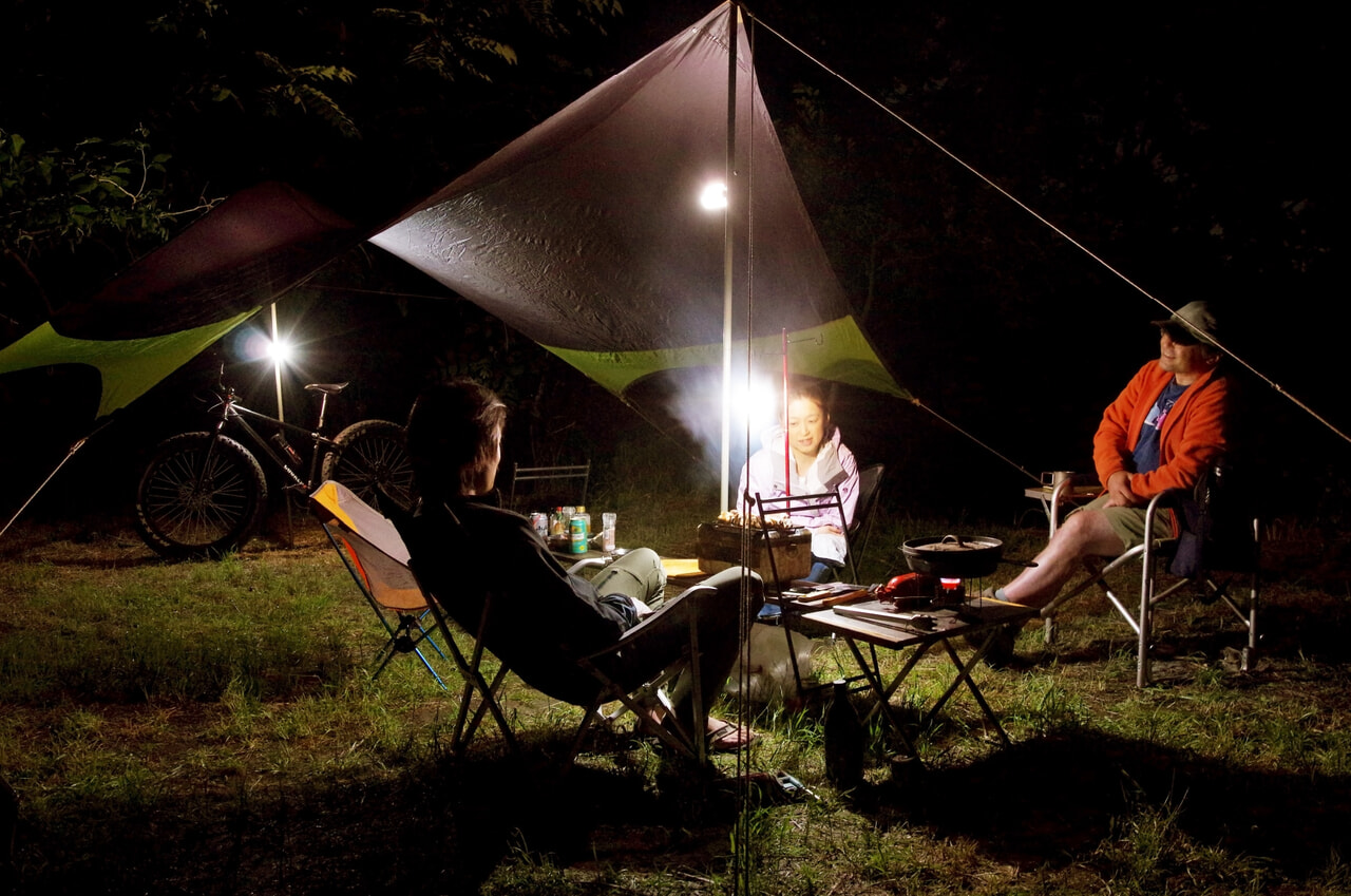 メカメカしい見た目の次世代ランタン「HEXARコンパクトLEDランタン」がカッチョイイ！ – キャンプクエスト